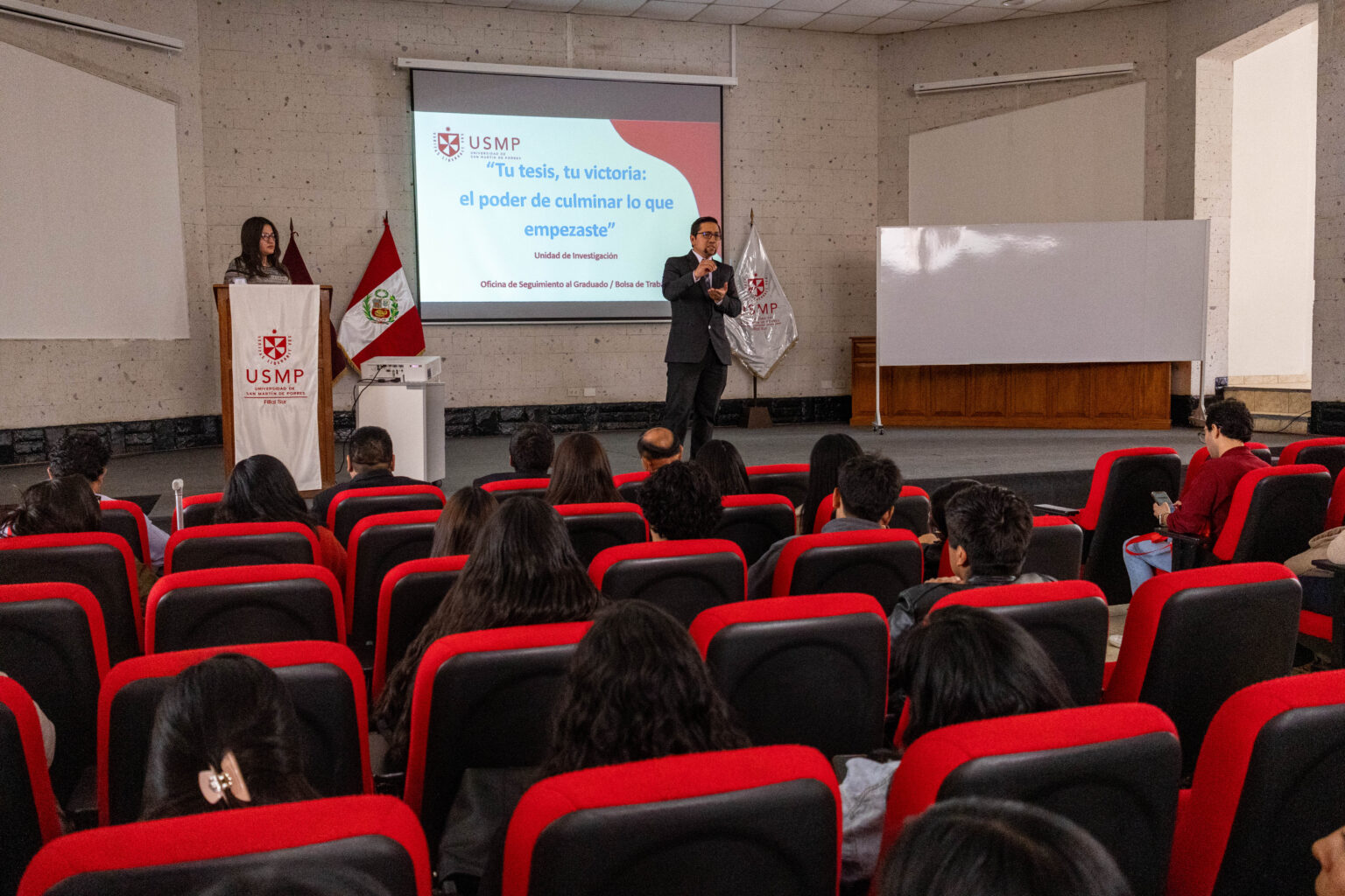 USMP BRINDA CHARLA PARA OBTENCIÓN DEL TÍTULO PROFESIONAL